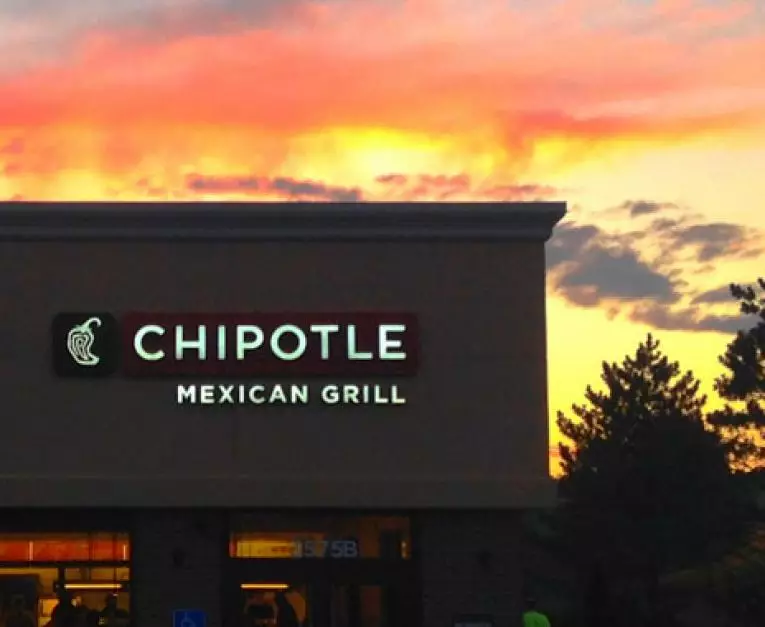 Böhrandan iki il sonra Chipotle yenidən qiymətlərini artırır 11100_1