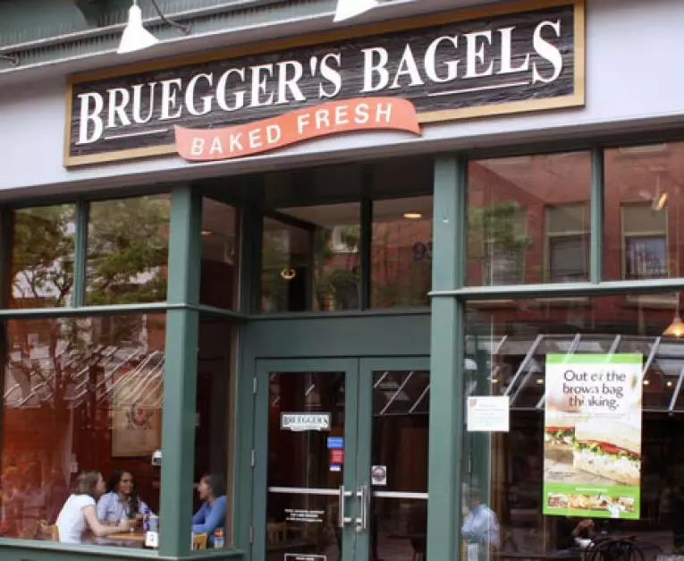 Bagel Bruegger Menutup 30 Lokasi Secara Nasional