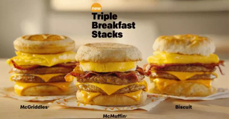 McDonald's-ek Triple Breakfast Stacks aurkeztuko du azaroan 14113_1
