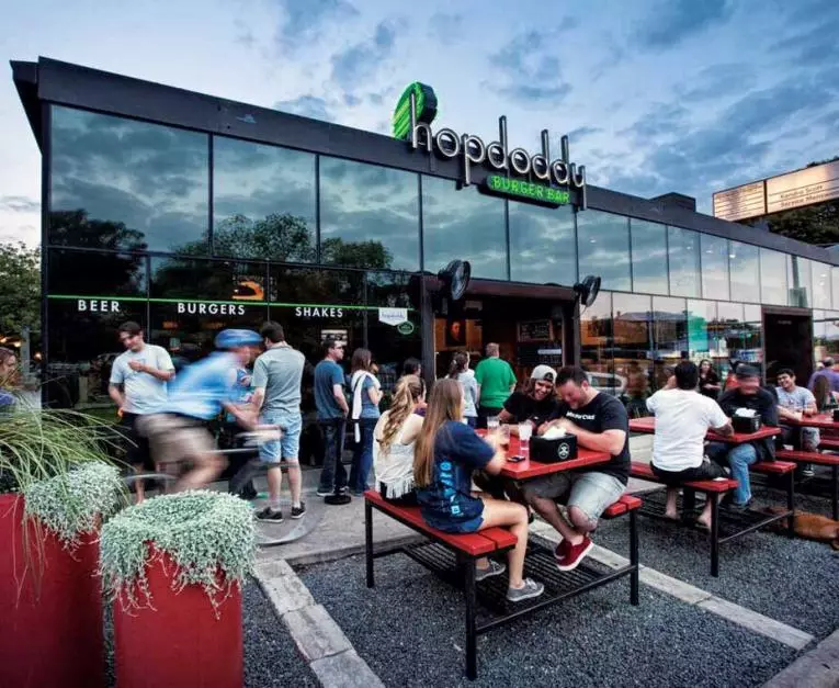 Jak Hopdoddy Burger Bar vyhrává se sociálním marketingem