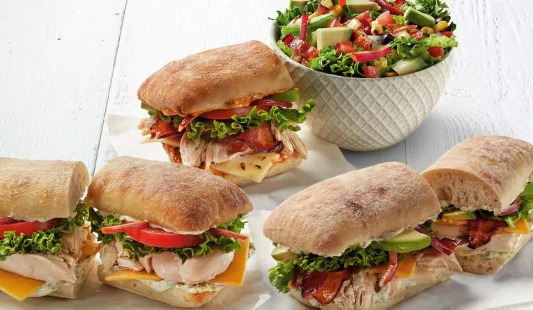 Thị trường Boston thách thức các đối thủ cạnh tranh để ném Sandwich