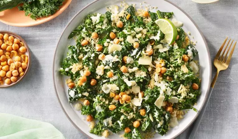 Salad Kale Caesar di Freshii.