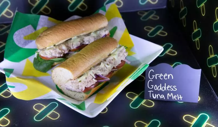 El menú de Subway es prepara per a un 