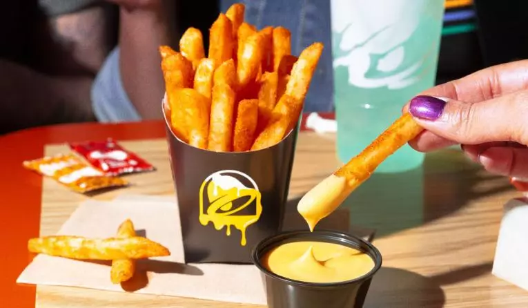 Taco Bell चे Nacho Fries अधिकृतपणे $1.29 मध्ये मेनूवर परत आले आहेत 16351_1