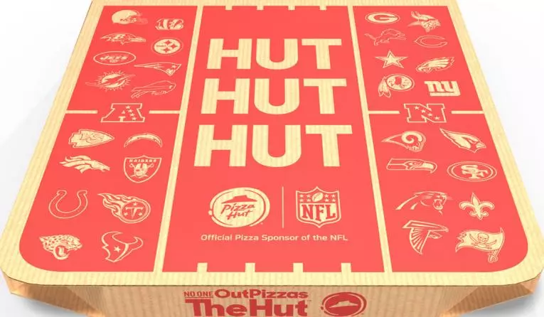 Pizza Hut se nuwe pizza-boks met alle NFL-logo's.