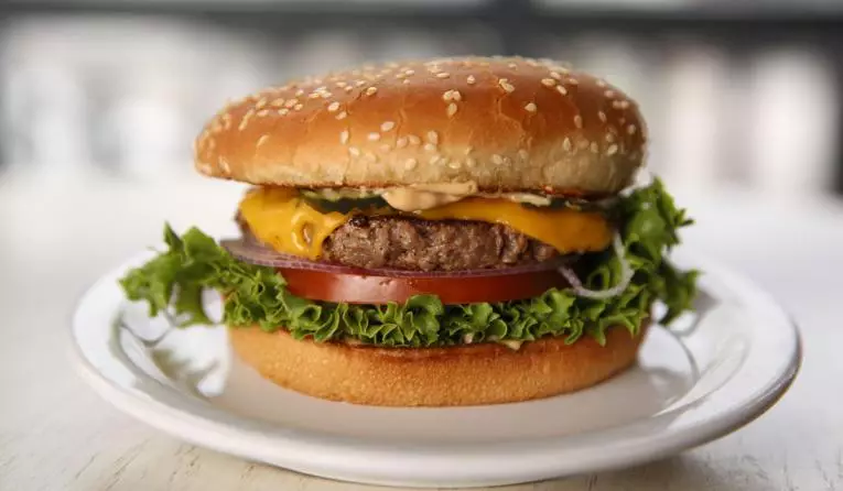 Mézelő Burger.