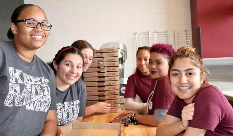 MOD Pizza zamestnáva veľa pracovníkov druhej šance