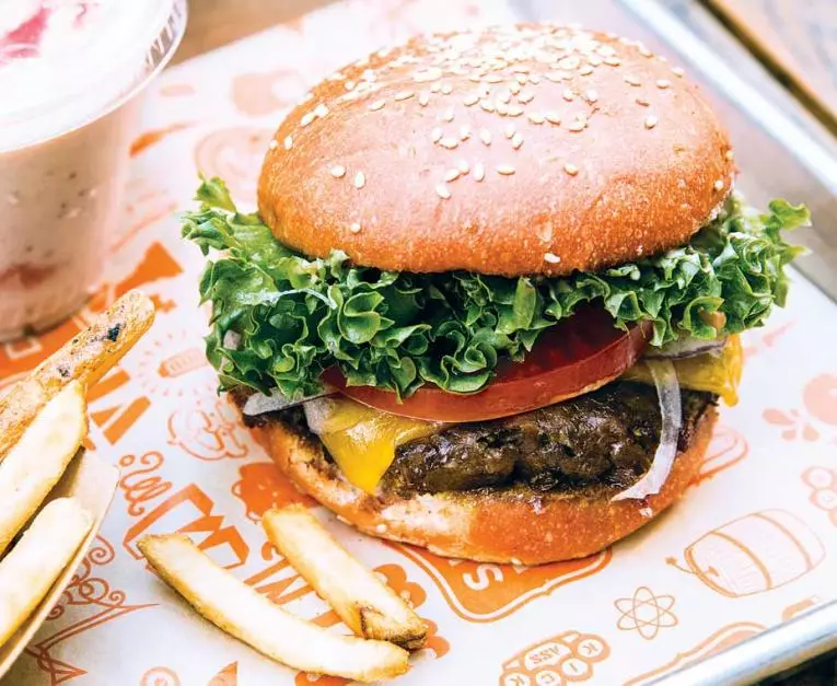 Eksperta Teamo gvidas la Estontecon de Super Duper Burgers 2703_1