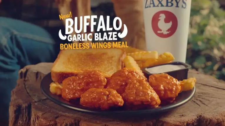 Zaxby's przedstawia nowy sos Buffalo Garlic Blaze z kampanią reklamową
