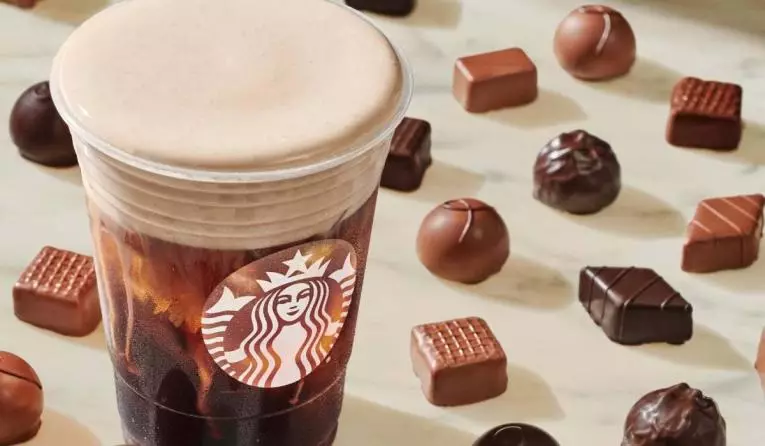 Starbucks nyní nabízí čokoládový krém Cold Brew v letní nabídce