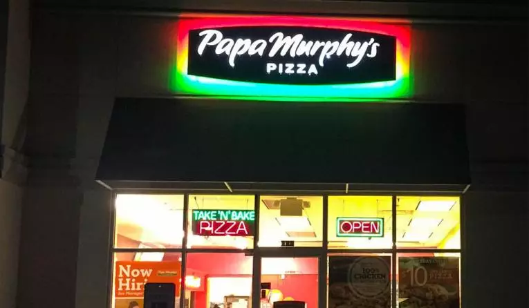 Gipangita ni Papa Murphy ang 'Pinakadaan nga Frozen Pizza sa America'
