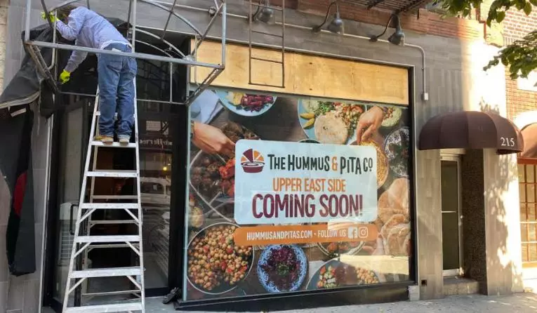 Se está construyendo la tienda Hummus & Pita Co.