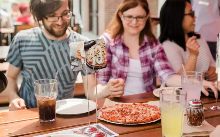 Donatos Pizza tillkännager Donatos Pizza Love Rewards Program