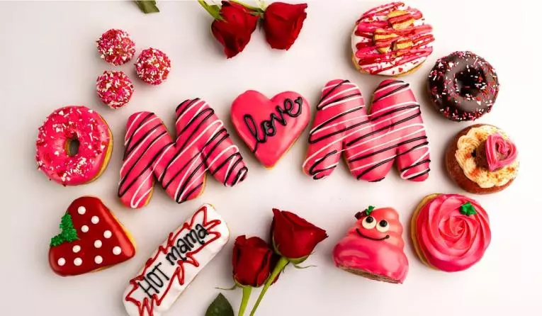 Pinkbox Donuts lanza la alineación de mayo
