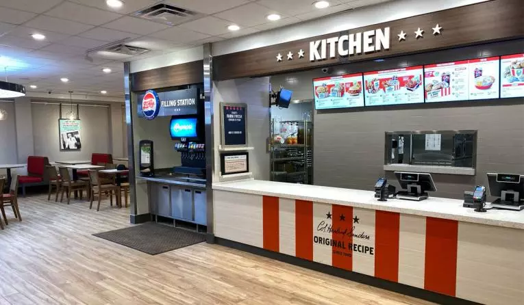 KFC ची यशाची नवीन रेसिपी पाहुण्यांच्या अनुभवाबद्दल आहे
