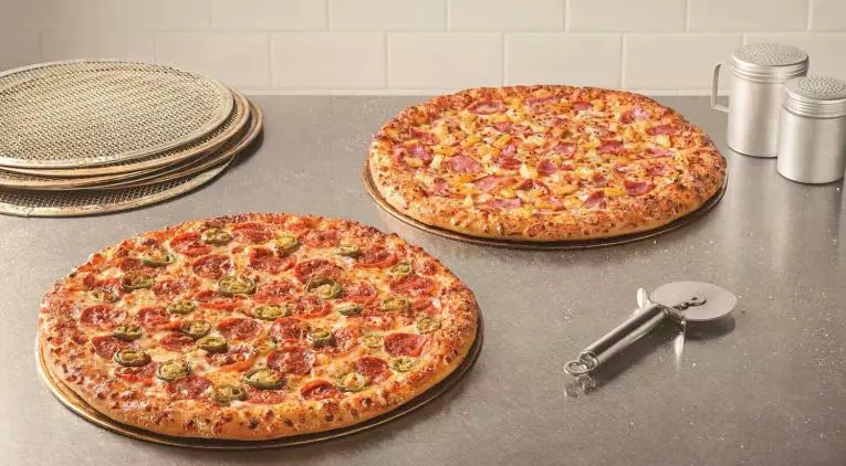 Dominos menawarkan dua piza topping pada tawaran nilai untuk satu minggu sahaja.