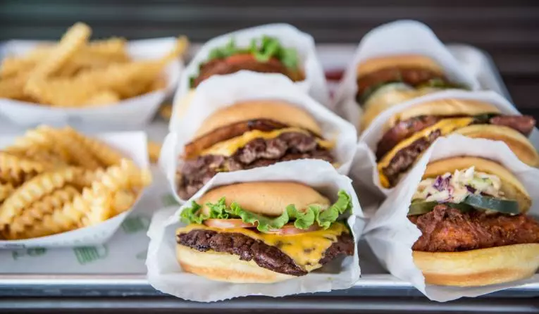 Фурӯш дар Shake Shack то 90 фоиз коҳиш ёфт 5737_1