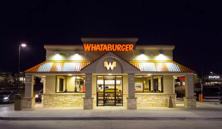 Whataburger ресторанынын сырты.