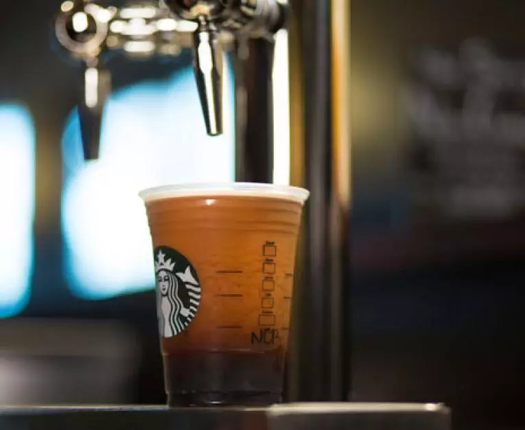 Si planifikon Starbucks të ringjallë biznesin e tij në SHBA 6158_1