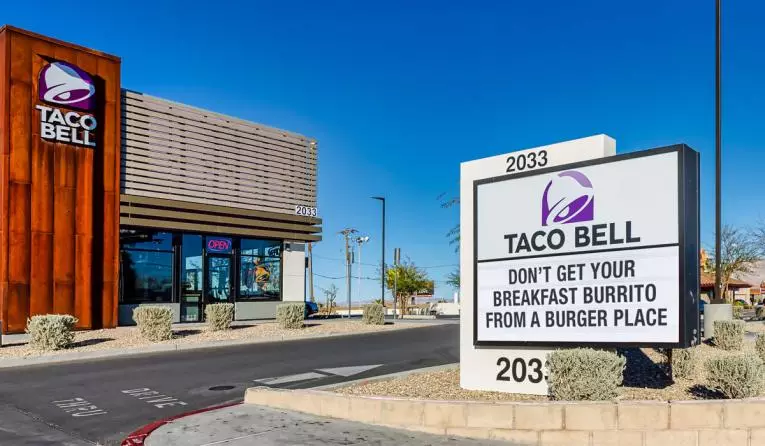 Екстериор на Taco Bell.