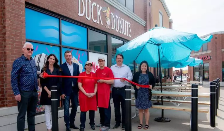 Duck Donuts İlk Kanada Mağazasını Açtı